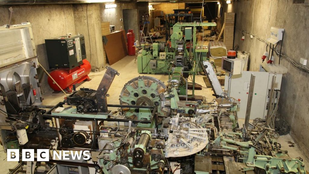 County Armagh: Two jailed over illegal cigarette factory - BBC News