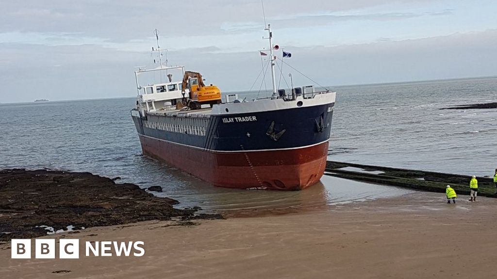Run aground cargo ship off Margate coast resumes journey - BBC News