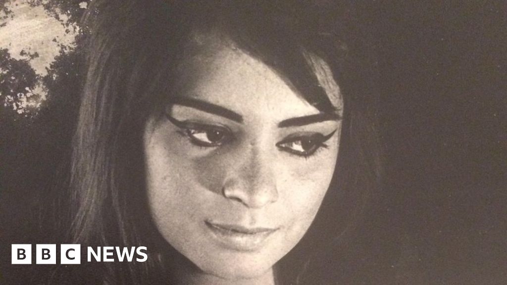 Rehana Sultan: The trail-blazing actress Bollywood forgot - BBC News