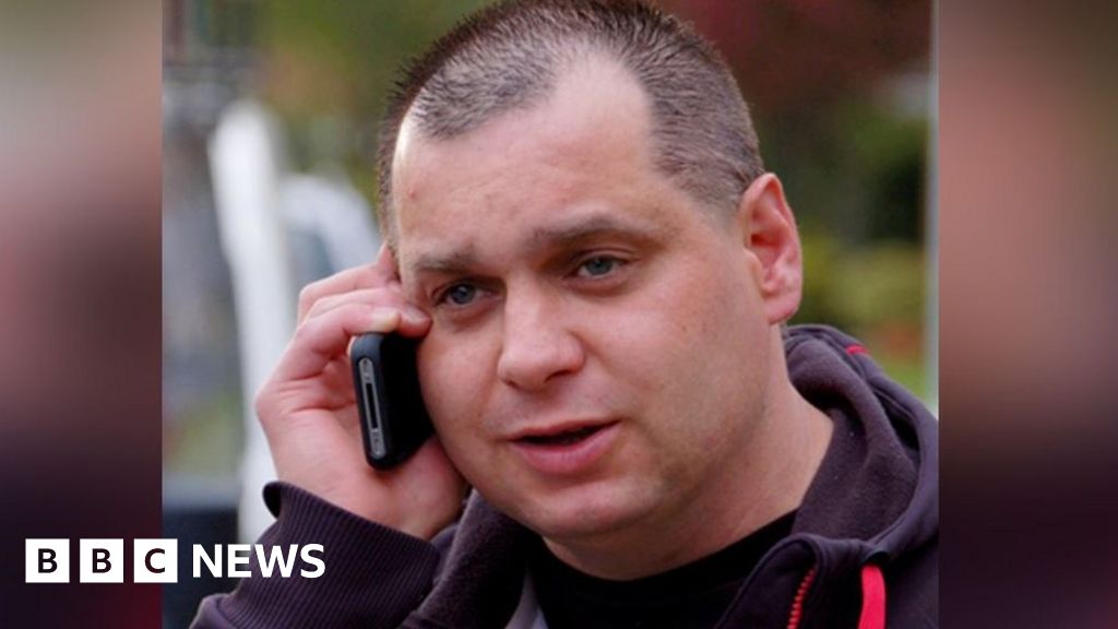 Teens arrested in 'hate crime' murder of Polish man - BBC News