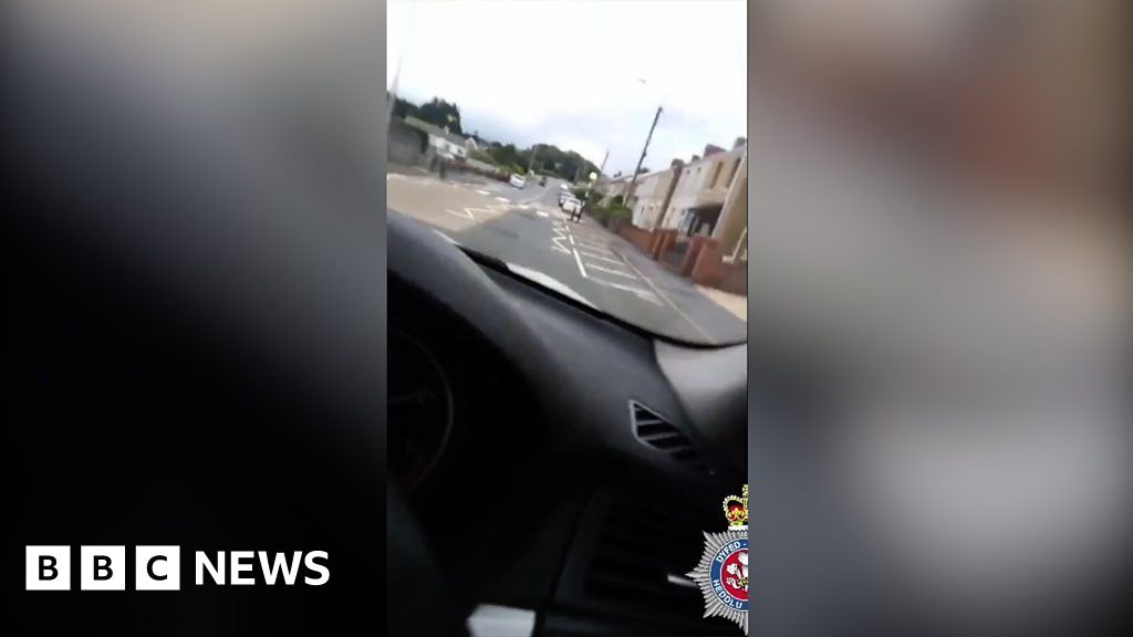Motorist caught after Facebook streaming dangerous driving - BBC News