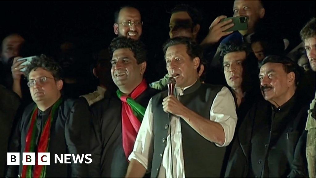 Imran Khan: Pakistan's former prime minister speaks at protest - BBC News