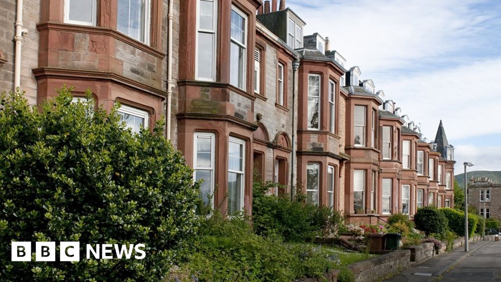 Sharp drop in Scottish home repossession cases - BBC News