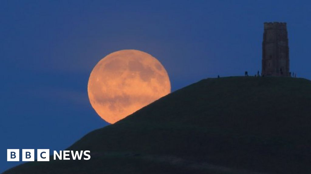 Blue moon: You capture a rare lunar event - BBC News
