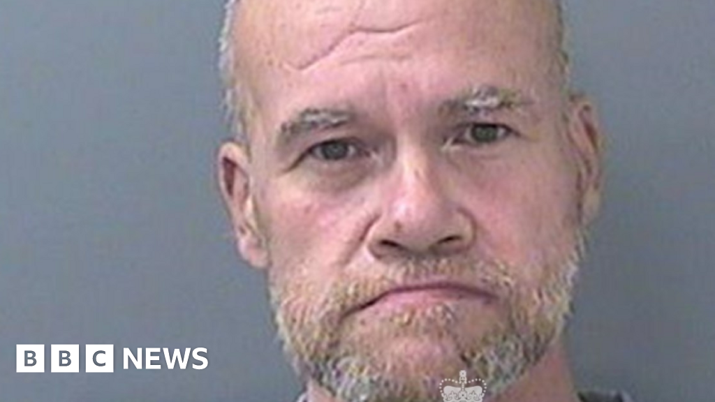 Barry man jailed for murdering friend with claw hammer - BBC News