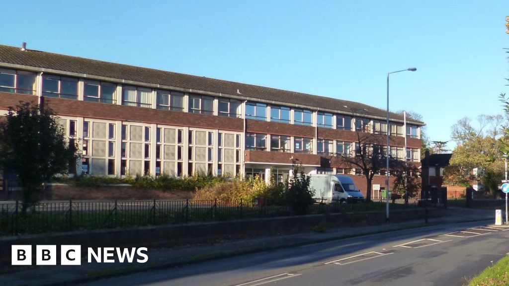 Reading free school The Wren given permission for new buildings - BBC News