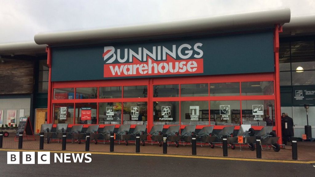 Bunnings DIY store opening causes Aussie sizzle - BBC News