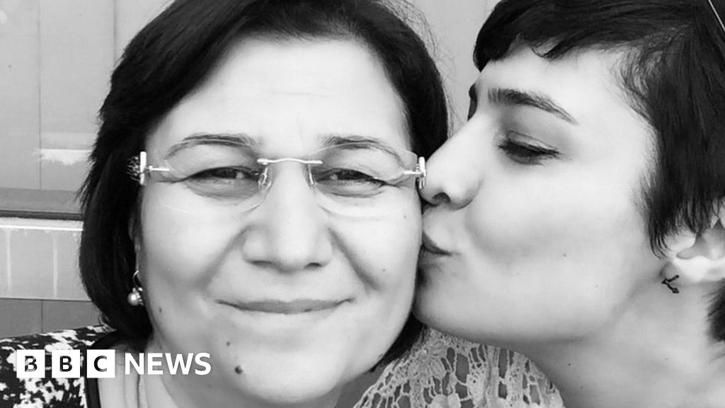 Leyla Guven: MP on hunger strike for 77 days in Turkey - BBC News