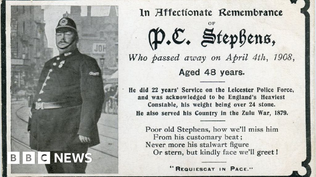 Memorial to Leicestershire Police's 'laughing policeman' - BBC News