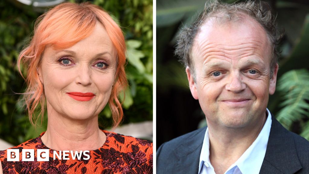 Remembrance Sunday: Actors to 'wage peace' in 24-hour theatre marathon