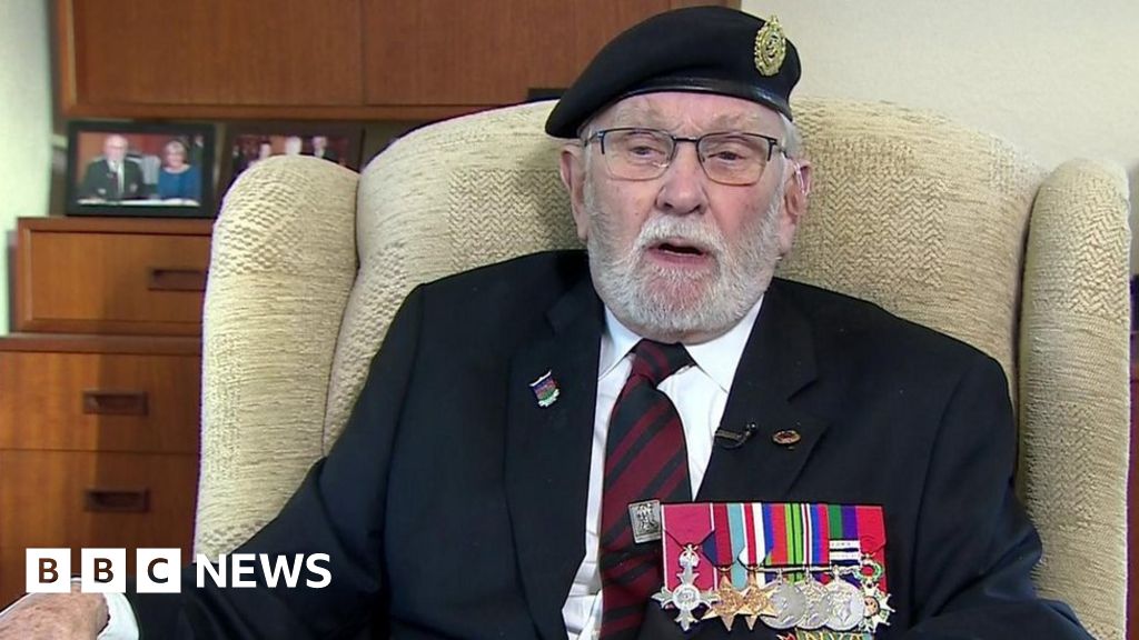 D-Day veteran George Batts on campaign and new memorial - BBC News