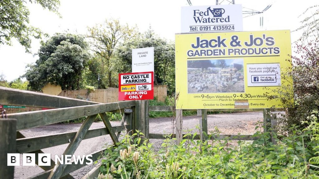 Ryton café built without permission could be demolished - BBC News