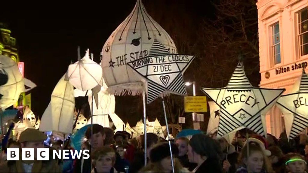 Brighton marks winter solstice by Burning the Clocks - BBC News