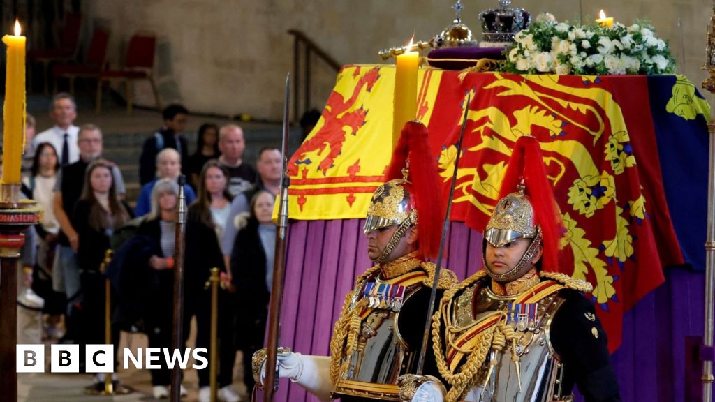 Delusional man tried to confirm Queen was dead, court told