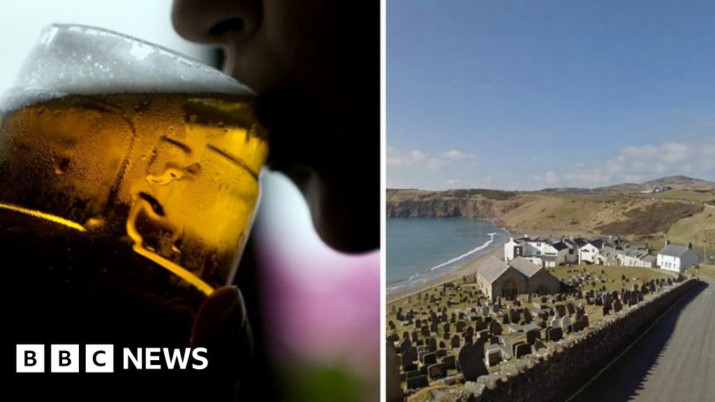 Pub crawls banned by some landlords on Llyn Peninsula - BBC News