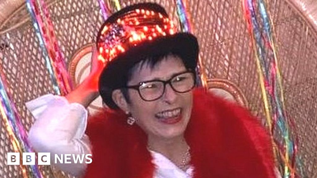 Sharon Jackson, the Belfast woman who went to her own wake - BBC News