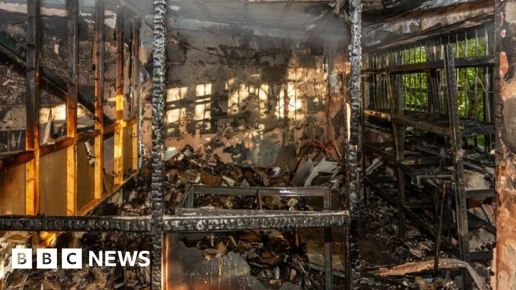 West Bromwich fire: Severe blaze at industrial unit - BBC News