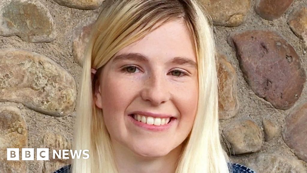 Student with cerebral palsy Jade Owen helped by anonymous donor - BBC News