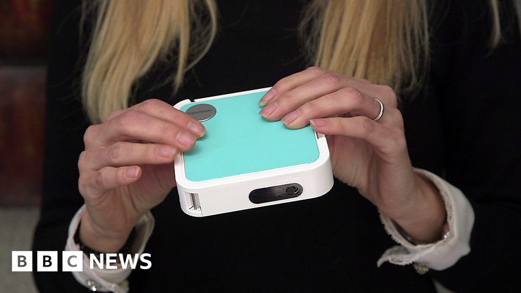 Projector reviews: A 4K portable and a pocket-sized device - BBC News