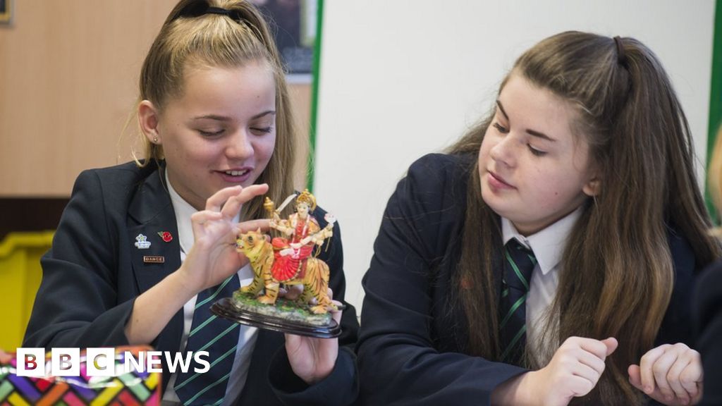 'Teach religion and worldviews instead of RE' - BBC News