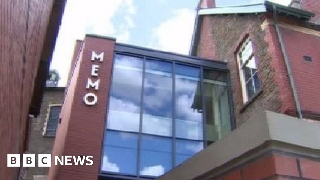 Newbridge Memo volunteers receive award for restoration - BBC News