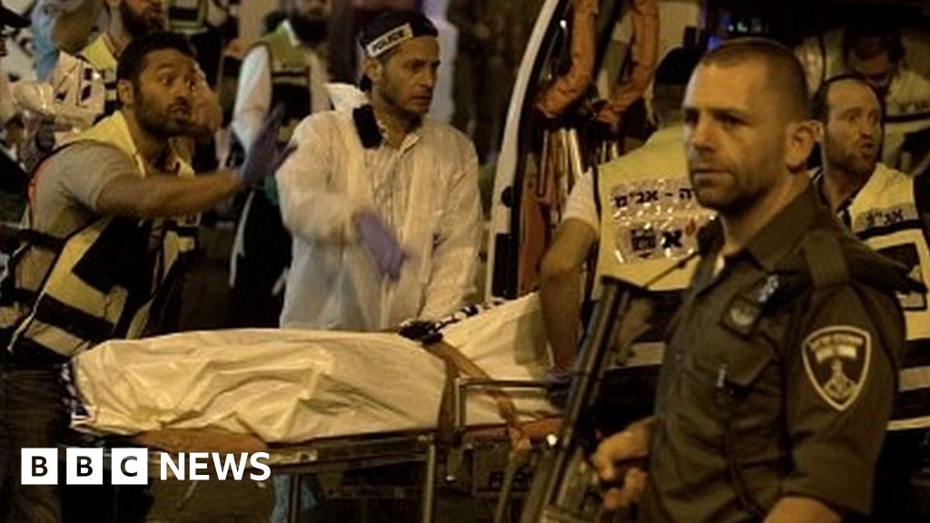 Israeli soldier kills Jewish civilian in 'identity mishap' - BBC News