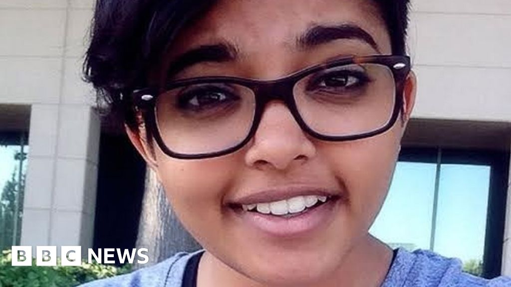 India court gives police protection to US transgender man - BBC News