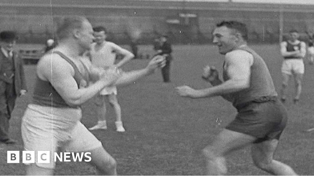 Brexit 'divorce bill': Are the gloves off? - BBC News