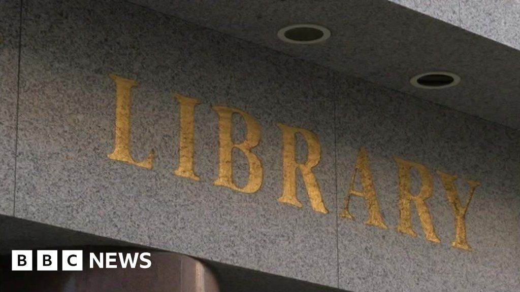 Sunderland library closes despite opposition to move - BBC News