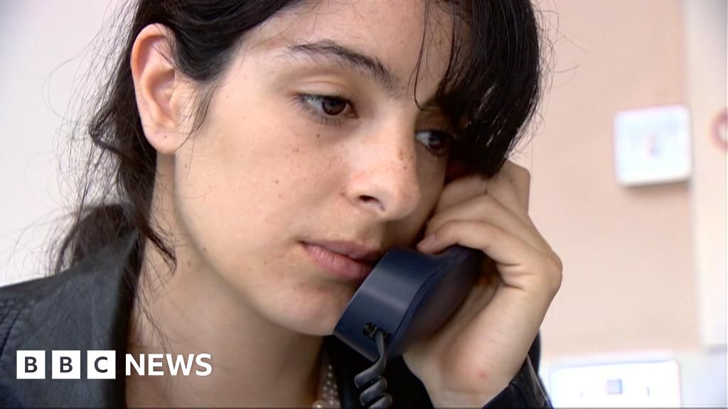 'I could get my benefit sanctioned' - BBC News