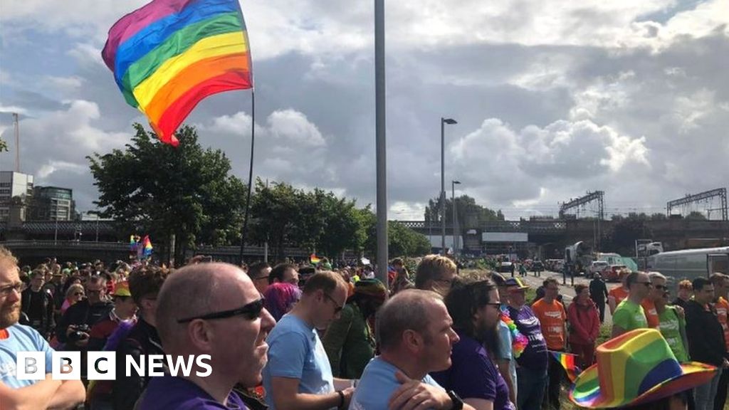 More than 9,000 join Pride Glasgow march - BBC News