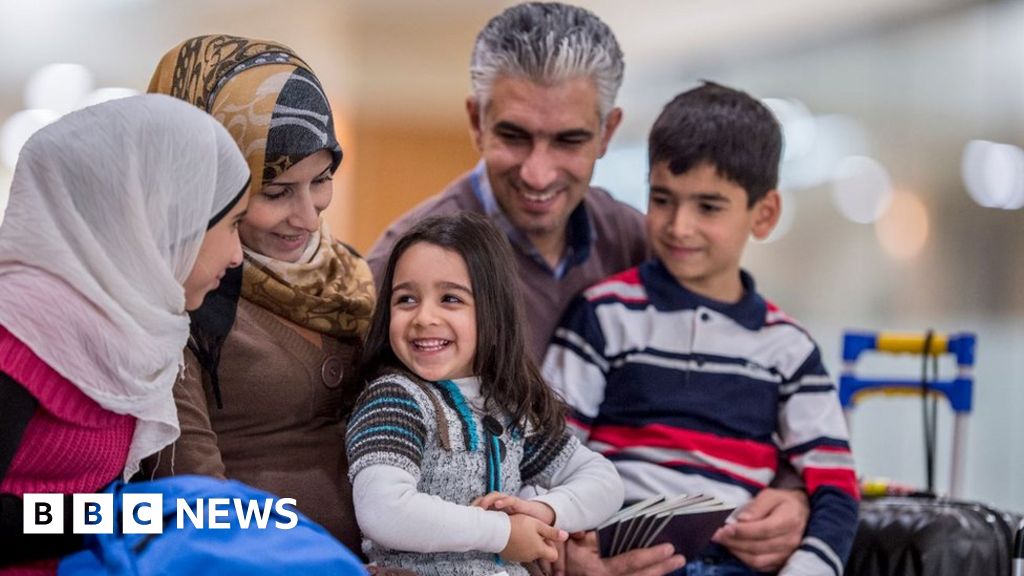 Yorkshire young asylum seekers fostering project gets £500k - BBC News