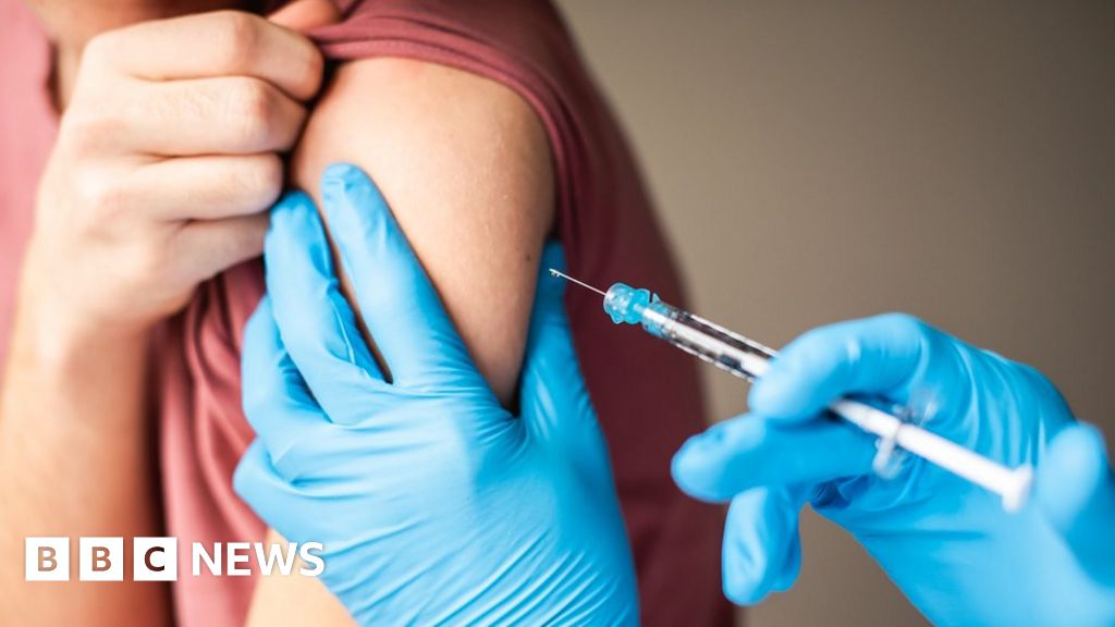 Covid: Expert fears 'stigmatising' of anti-vaccine parents