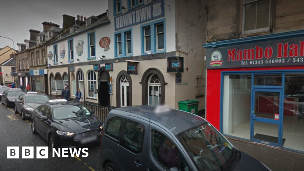 Teenager seriously hurt in Elgin nightclub roof fall - BBC News