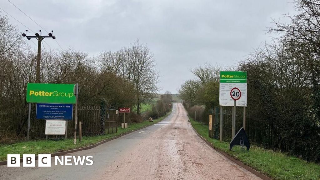 Telford community meeting over smells from landfill site - BBC News