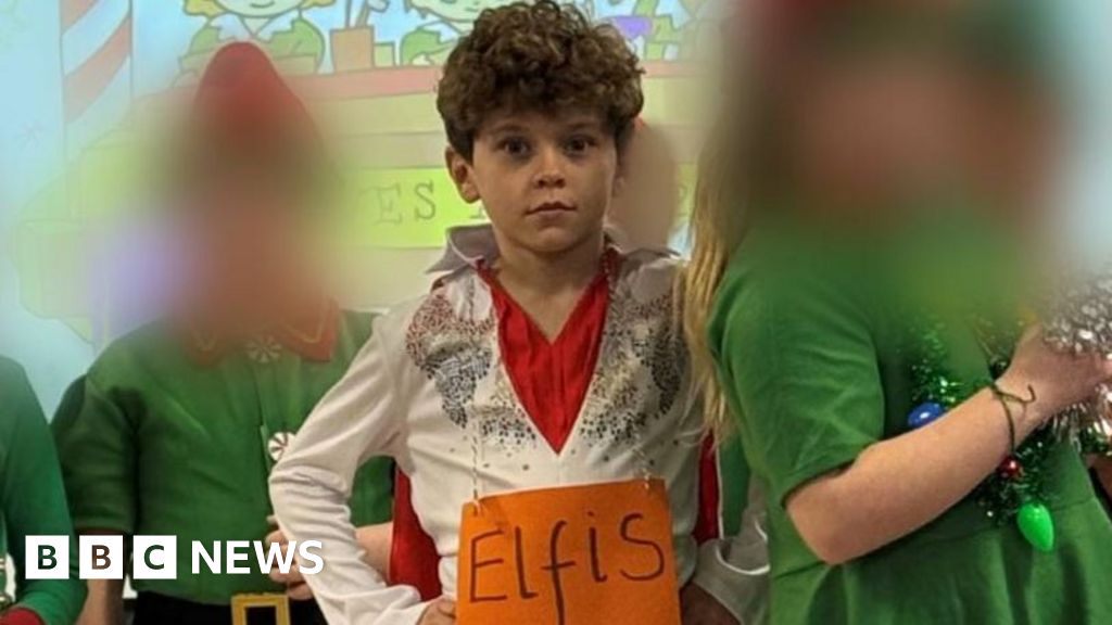 Aberdare boy cast as Elfis the Elf in Christmas play turns up as wrong ...
