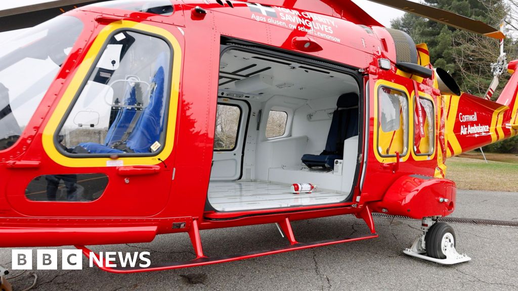 Final push to raise £197k for Cornwall second air ambulance - BBC News