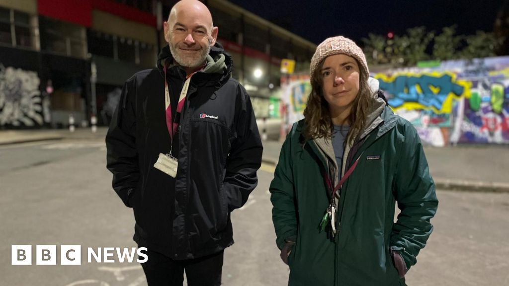 Charity sees record number of rough sleepers in Sheffield - BBC News