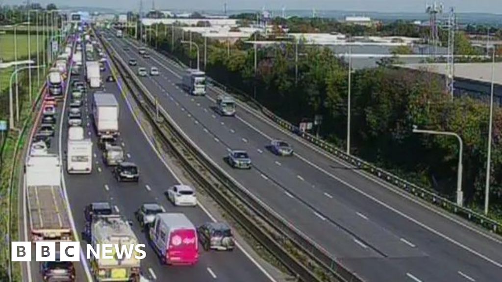 M5 traffic: Motorway reopens after multi-vehicle crash - BBC News