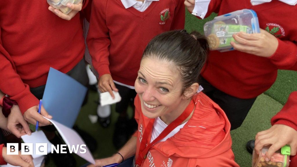 Olympic champion Emily Craig unveils new playground - BBC News
