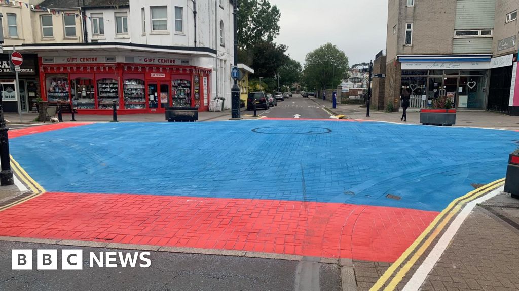 Paignton Road: Blue and red colour scheme met with confusion