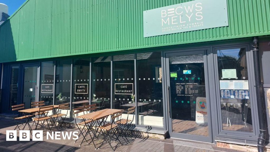 Hoaxer's 31 fake bookings at Caernarfon restaurant Becws Melys - BBC News