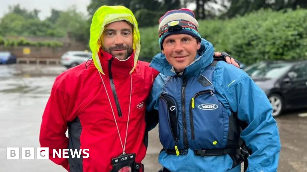 Pair complete tandem Channel paddleboard record attempt