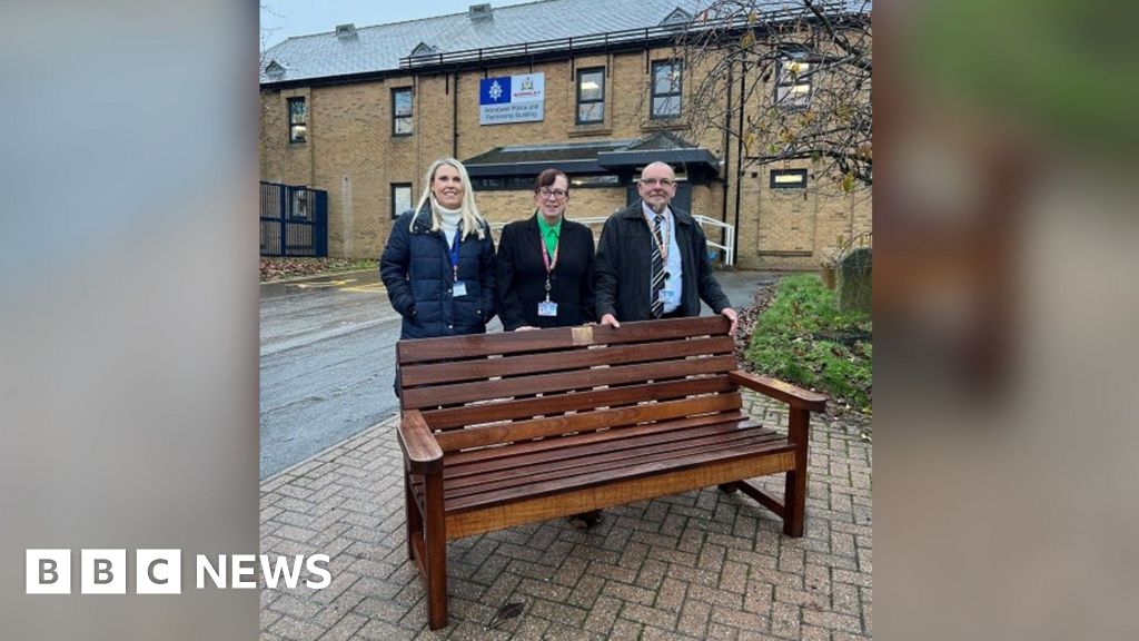 New home for memorial bench to Barnsley PC killed in crash - BBC News