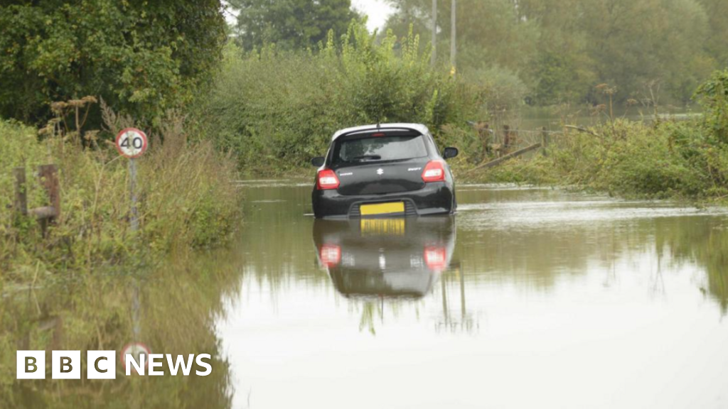 Headlines: Flooding, 'BBL death' and Jack O'Sullivan search - BBC News