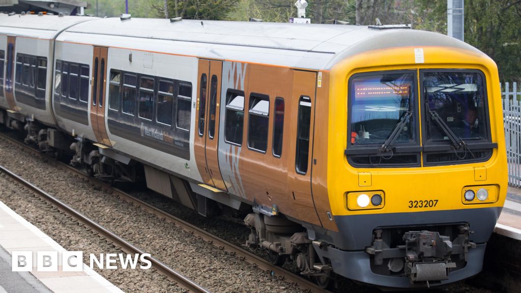 Shropshire rail services changes come into effect - BBC News