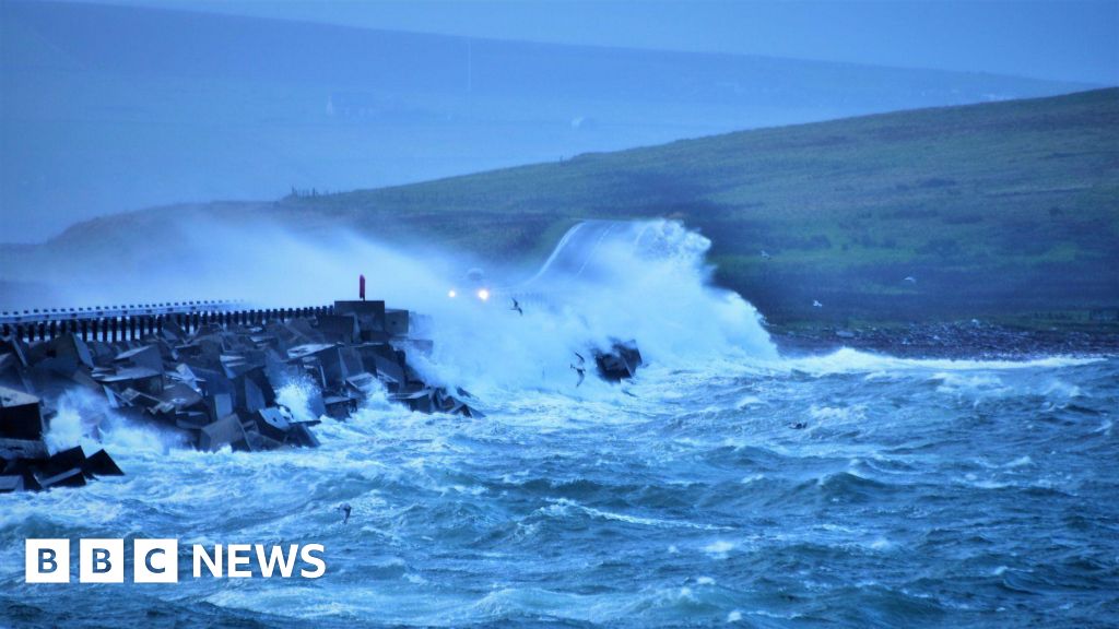 Churchill Barriers: Row over Orkney causeway lockable gates plan