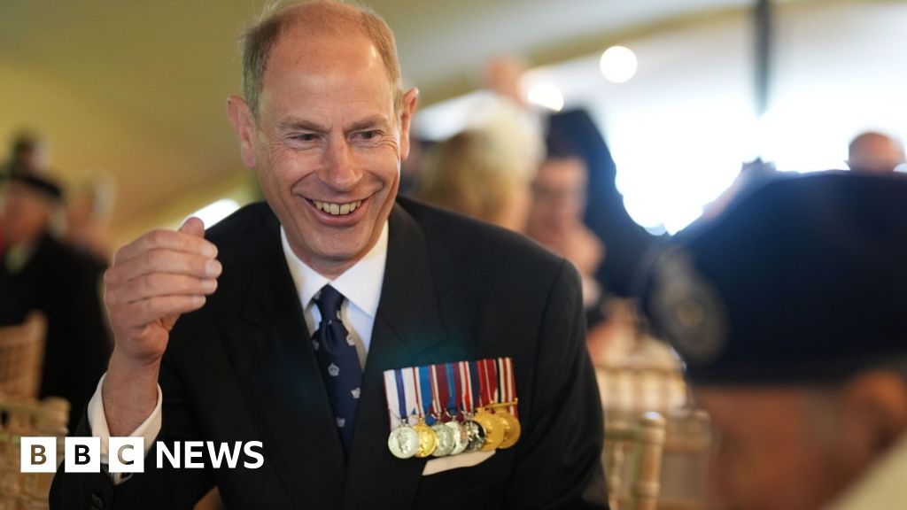 Royal Norfolk Show: Duke of Edinburgh announced as guest - BBC News