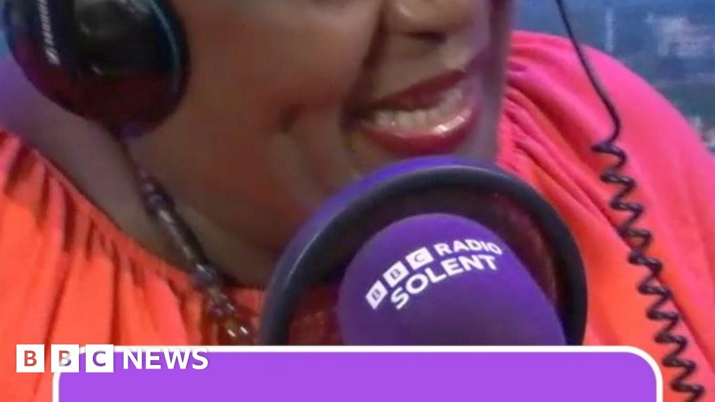 TV personality Rustie Lee tells Radio Solent about pantomime - BBC News