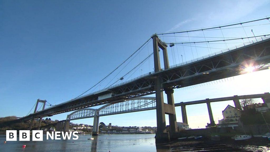 Four lanes of Tamar Bridge to reopen ahead of 'busy' weekend - BBC News